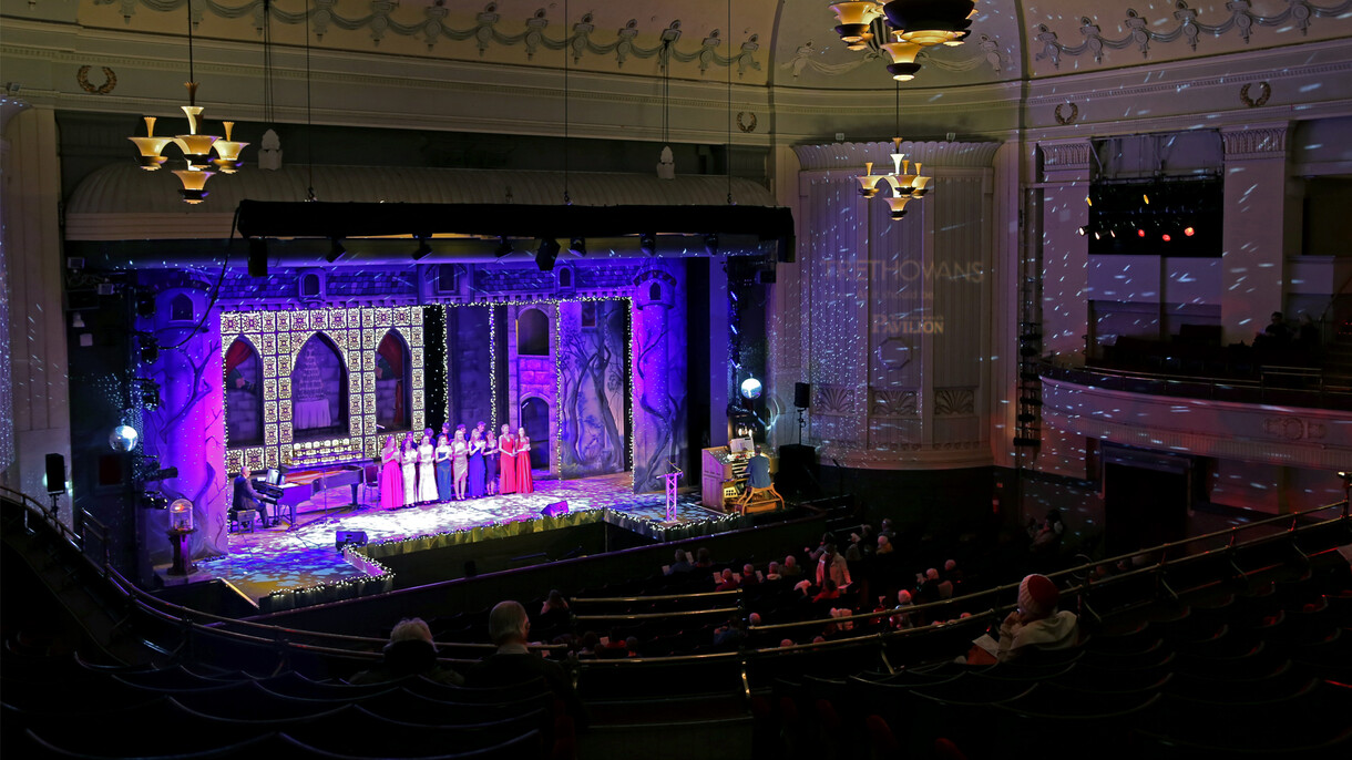 Christmas Cracker Carol Concert | Bournemouth Pavilion Theatre