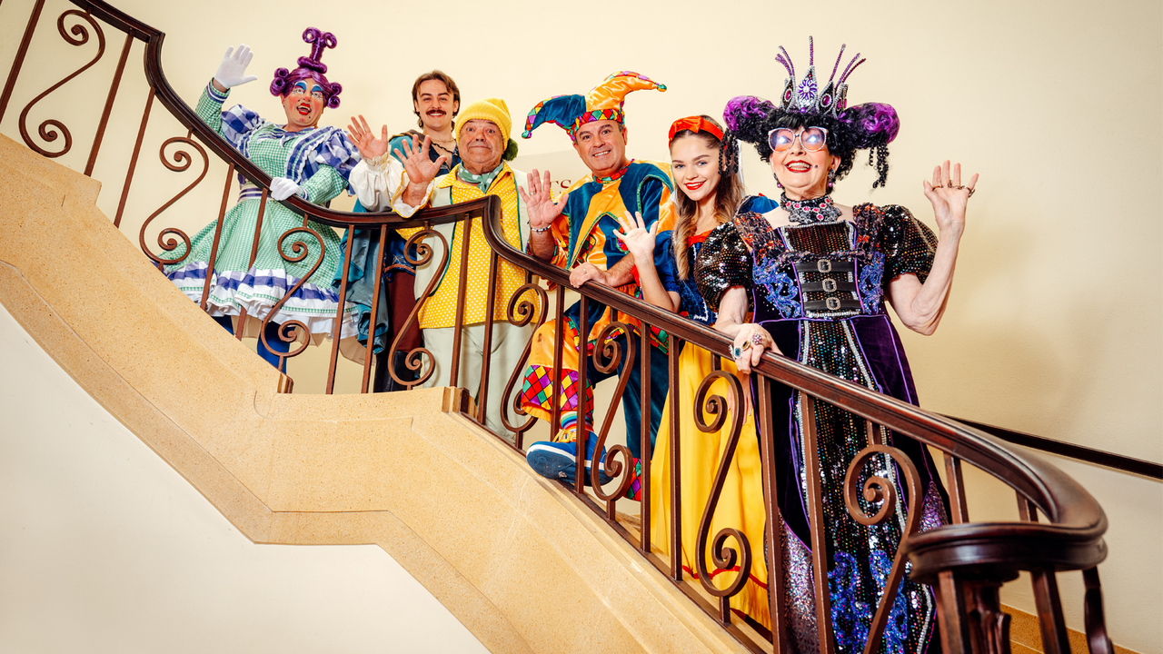 Essential Design Features of a Classic Pantomime | Bournemouth Pavilion ...